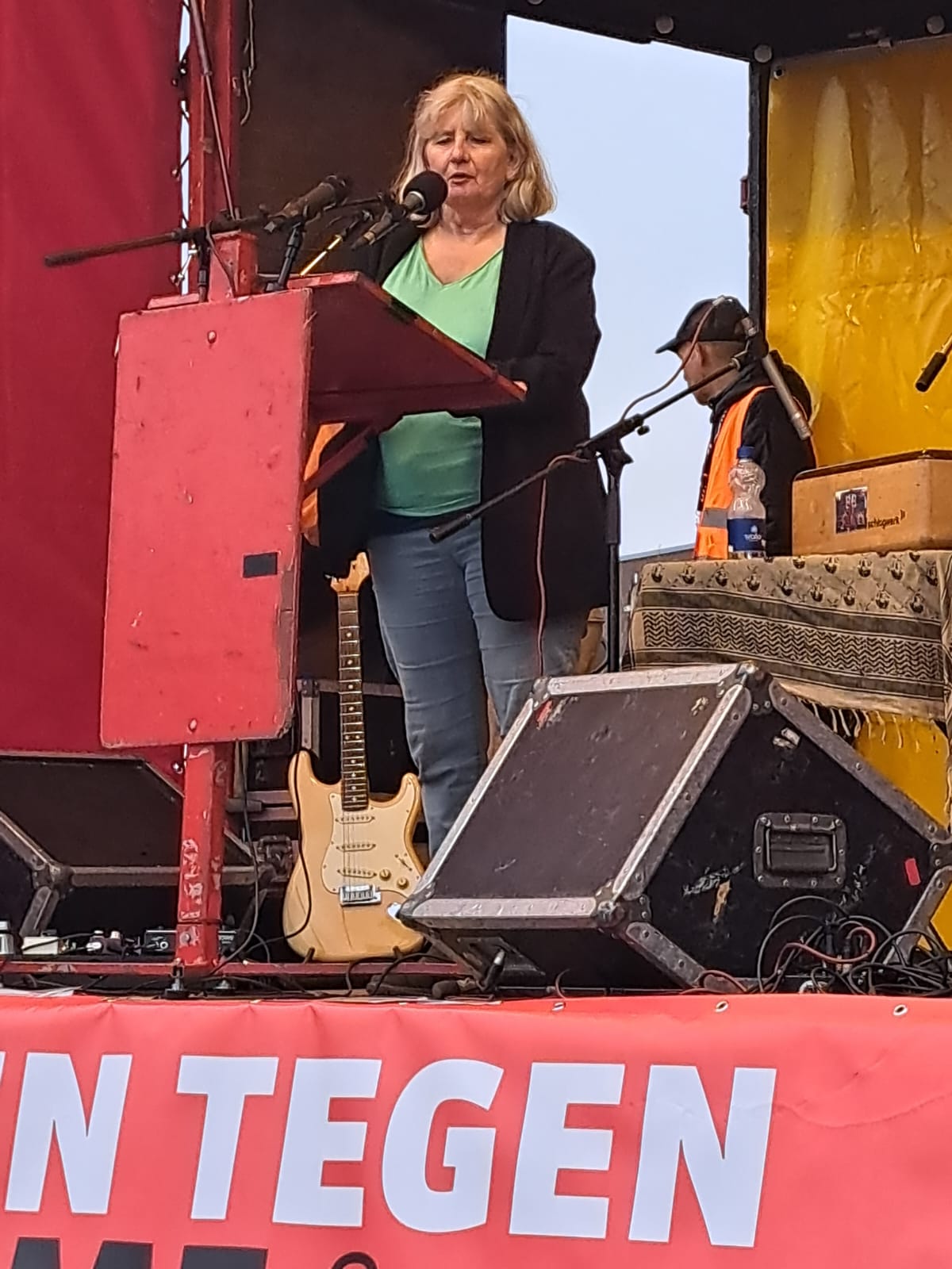 Speech Daphne Meijer: niets doen is geen optie - Een Ander Joods Geluid